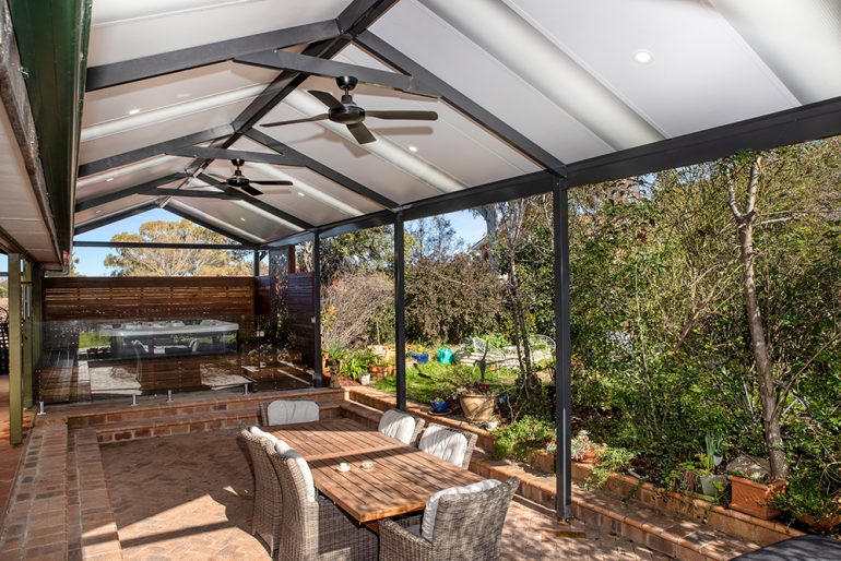 Pergolas Canberra - ACT Decks | Pergola Builders Canberra