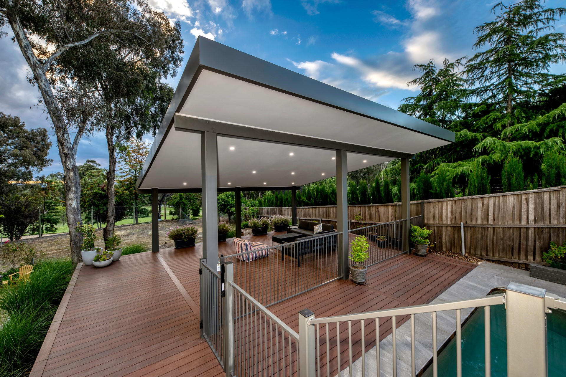 Pool Fencing & Privacy Screens Canberra - ACT Decks